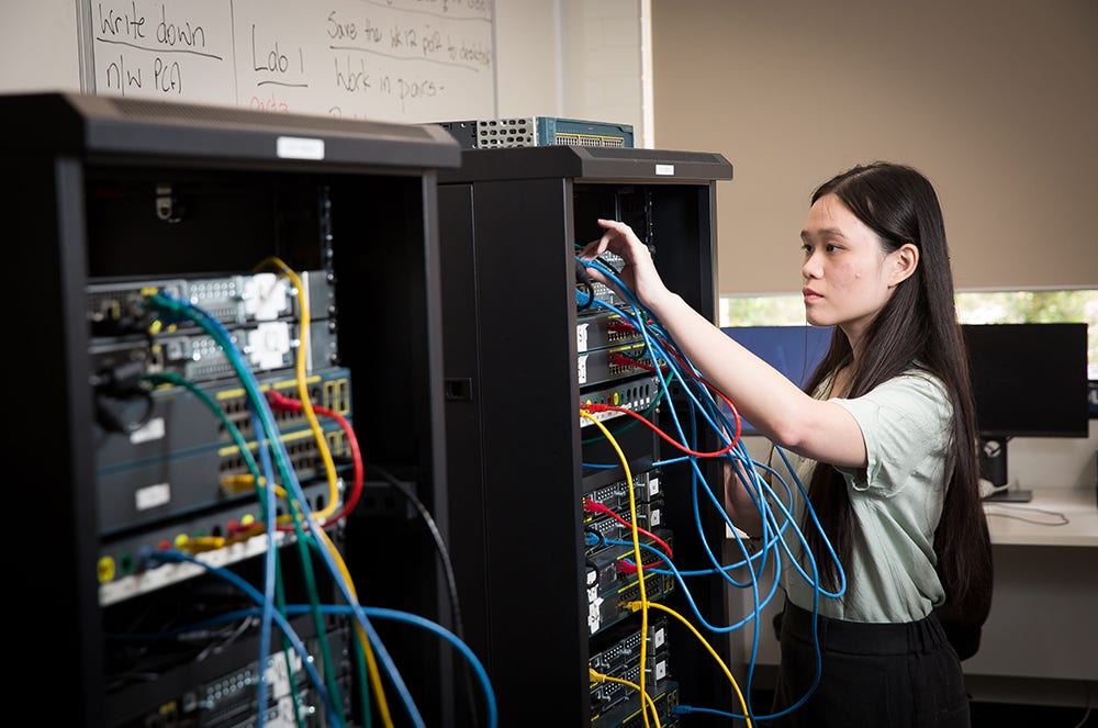 Study Bachelor of Computer Science (Honours) majoring in Artificial ...